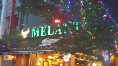 √ 55 Tempat Makan Menarik di Melaka, Sedap!