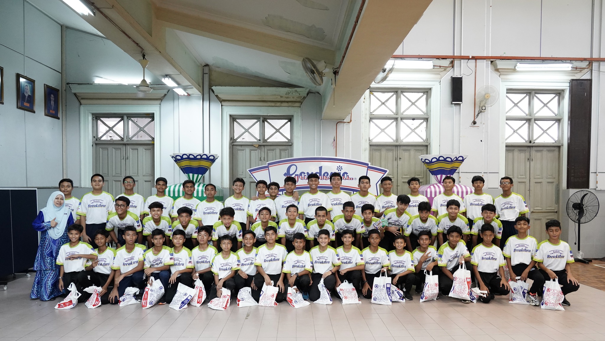 √ KILANG ROTI GARDENIA: Sejarah & Cara Melawat