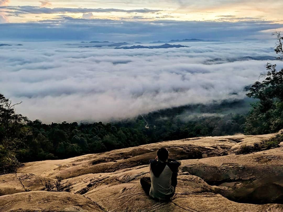 √ GUNUNG STONG: Geologi, Tarikan, Harga Tiket 2026