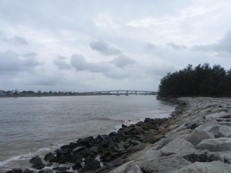 √ PANTAI TOK BALI: Tarikan, Aktiviti, Harga Tiket 2025