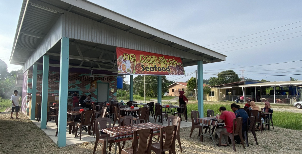 √ 14 Tempat Makan Menarik di Labuan Sedap
