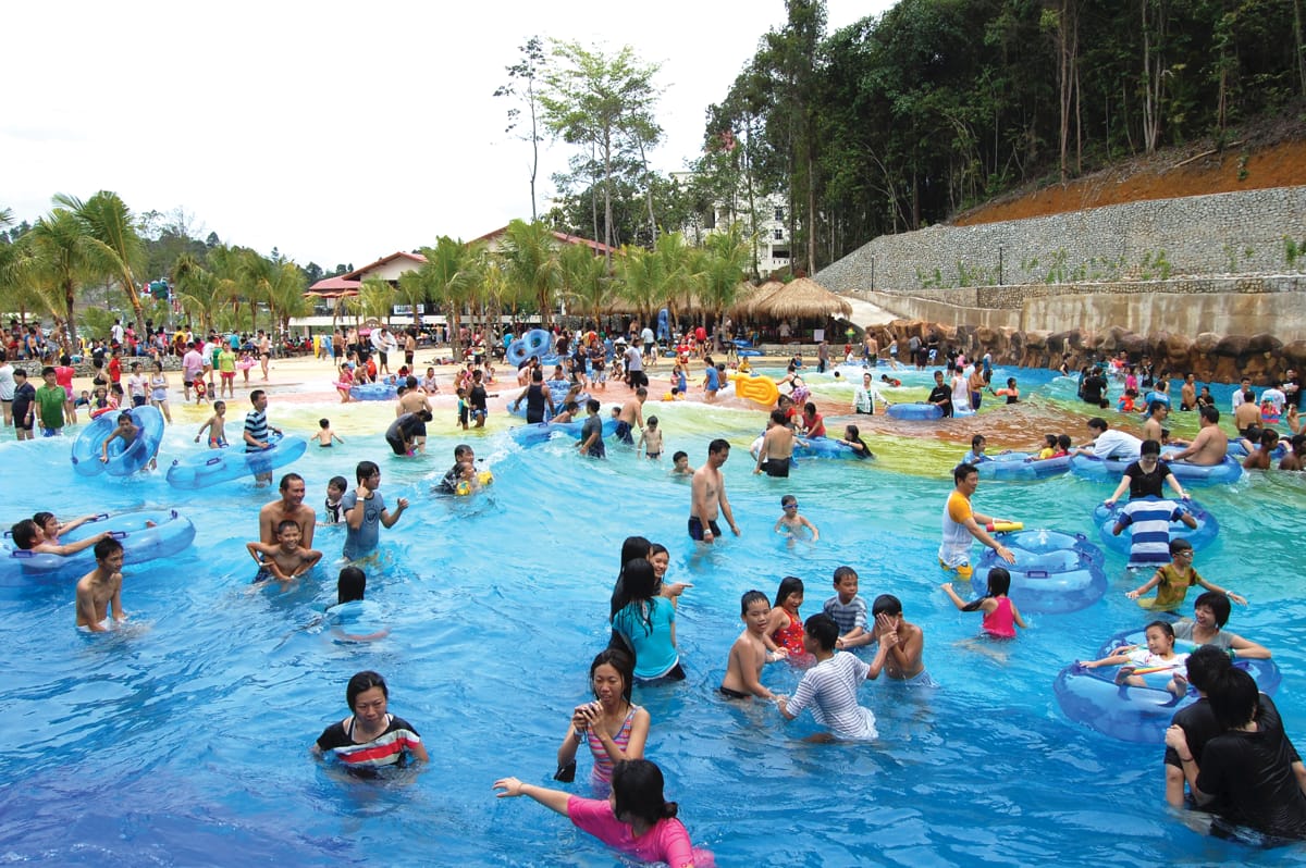 √ BORNEO SAMARIANG Waterpark: Review & Harga Tiket 2025