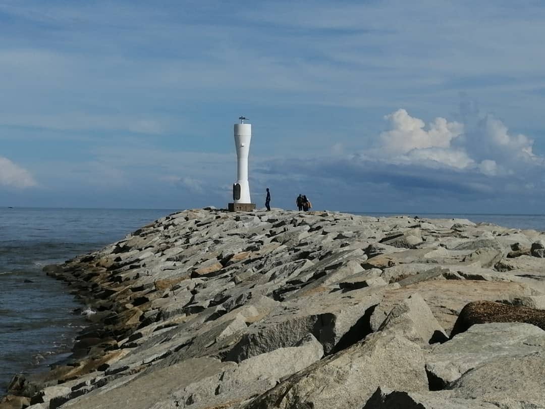 √ RUMAH API PANTAI SENOK: Tarikan & Harga Tiket 2025